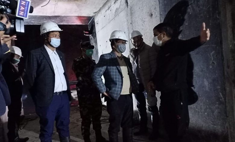 मेलम्ची सुरुङ निरीक्षणमा खानेपानी मन्त्री, चार हप्तापछि सुरुङमा पानी ...