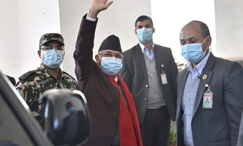 प्रधानमन्त्री ओली निर्वाचन आयोगमा – सार्वजनिक सेवा प्रसारण संस्था