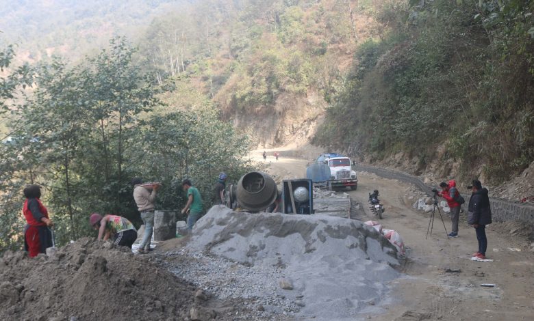 सडक कालोपत्रः समय रहुञ्जेल सुस्त, सकिएपछि तीव्र – सार्वजनिक सेवा ...