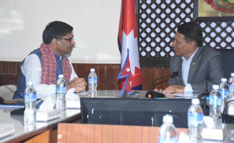 उपप्रधानमन्त्री सिंह र भारतीय विदेश सचिव मिश्रीबीच भेटवार्ता ...